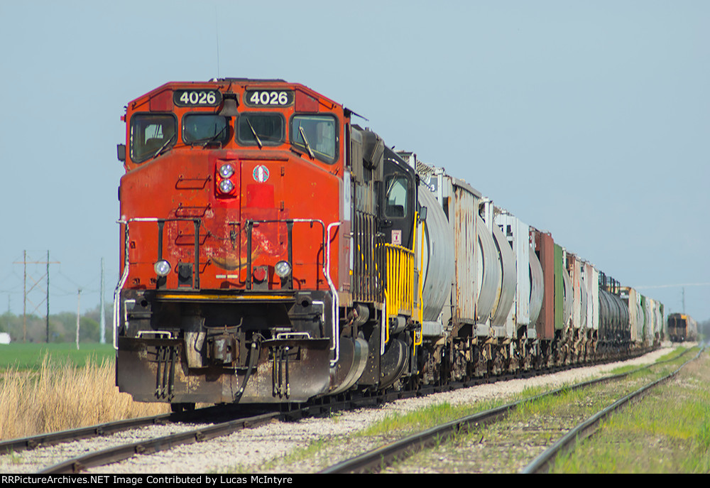 WAMX 4026 tied down westbound K&O train
